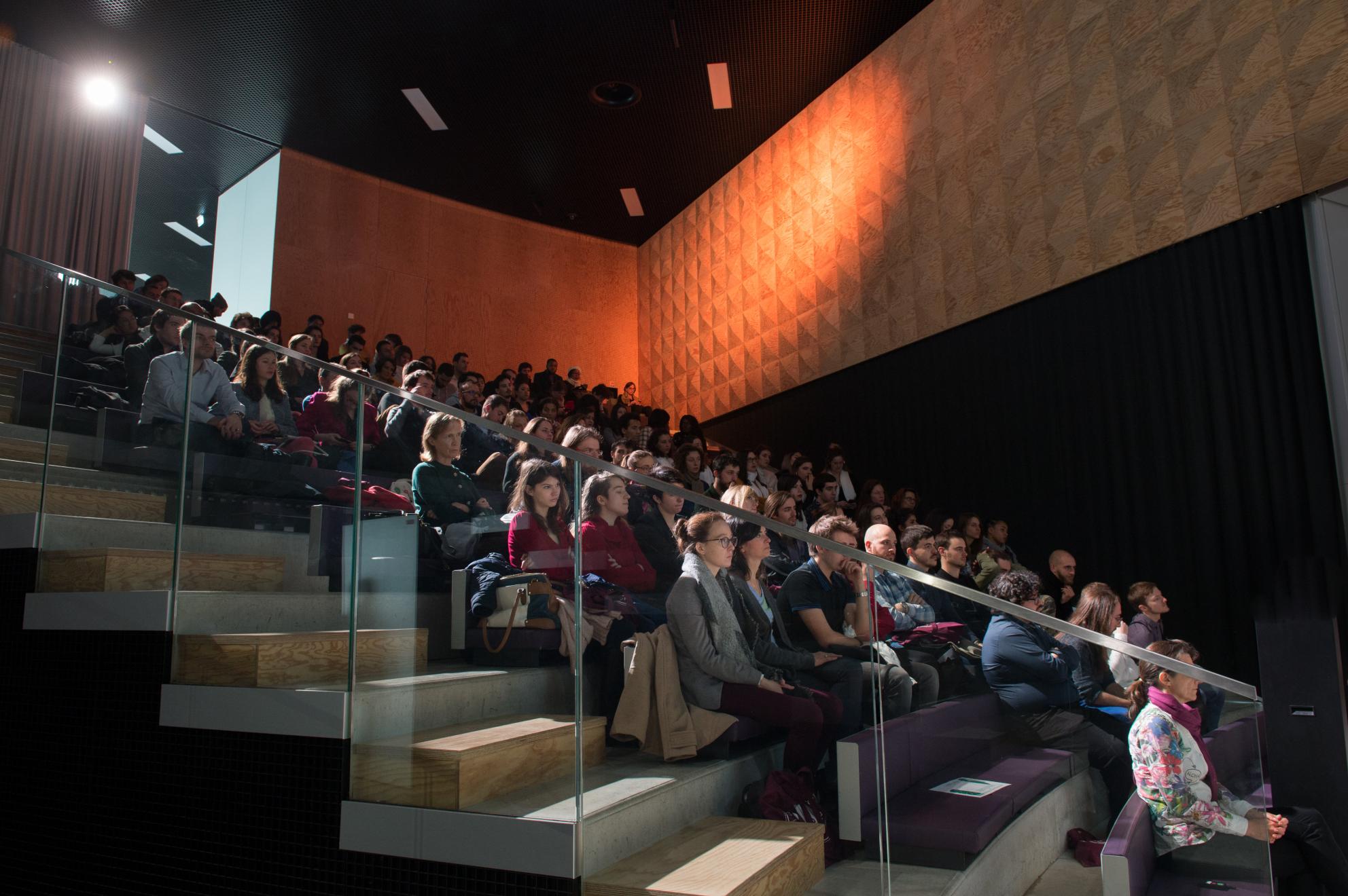 Photos des cérémonies des remises de diplômes de masters 2020 ...